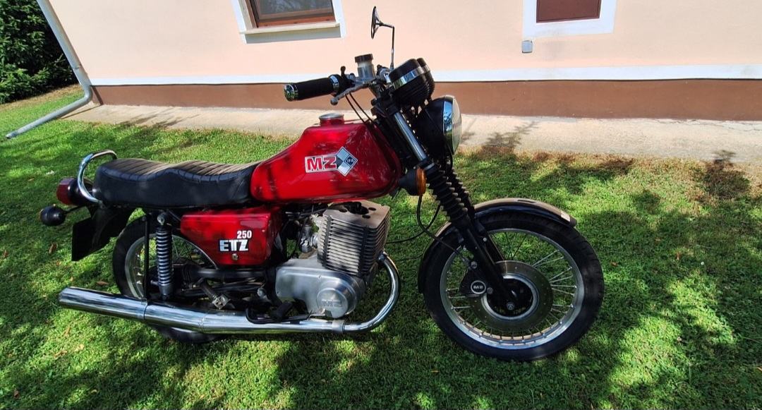 MZ ETZ250 243 cm3, 1986 l.