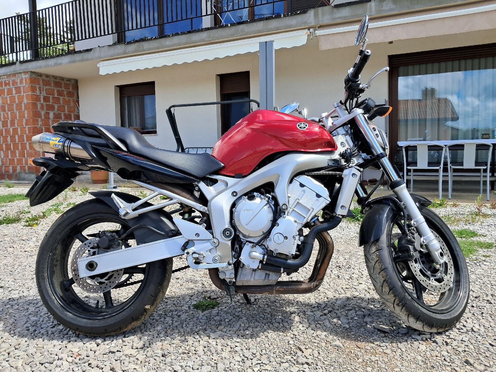 Yamaha FZ-6 600 cm3, 2004 l.