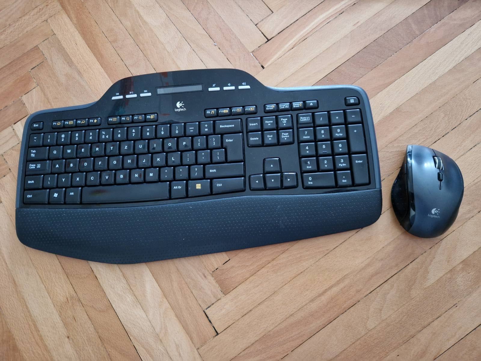 Brezžična tipkovnica in miška Logitech MK710