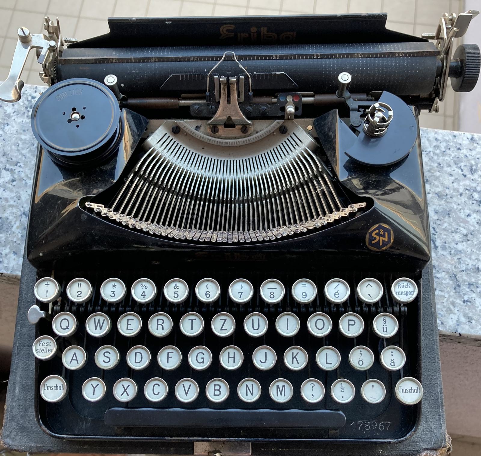 Tipkalni stroj Erika Model 5 1932