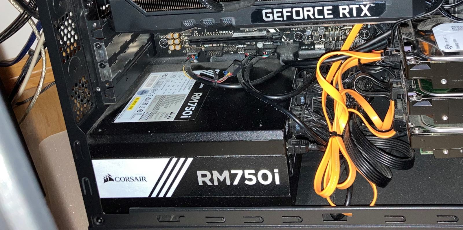 Corsair modularni ATX napajalnik RM750i, 750W, 80Plus Gold