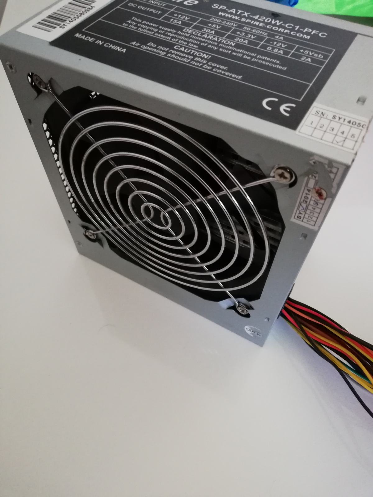 Napajalnik za racunalnik 420W PSU