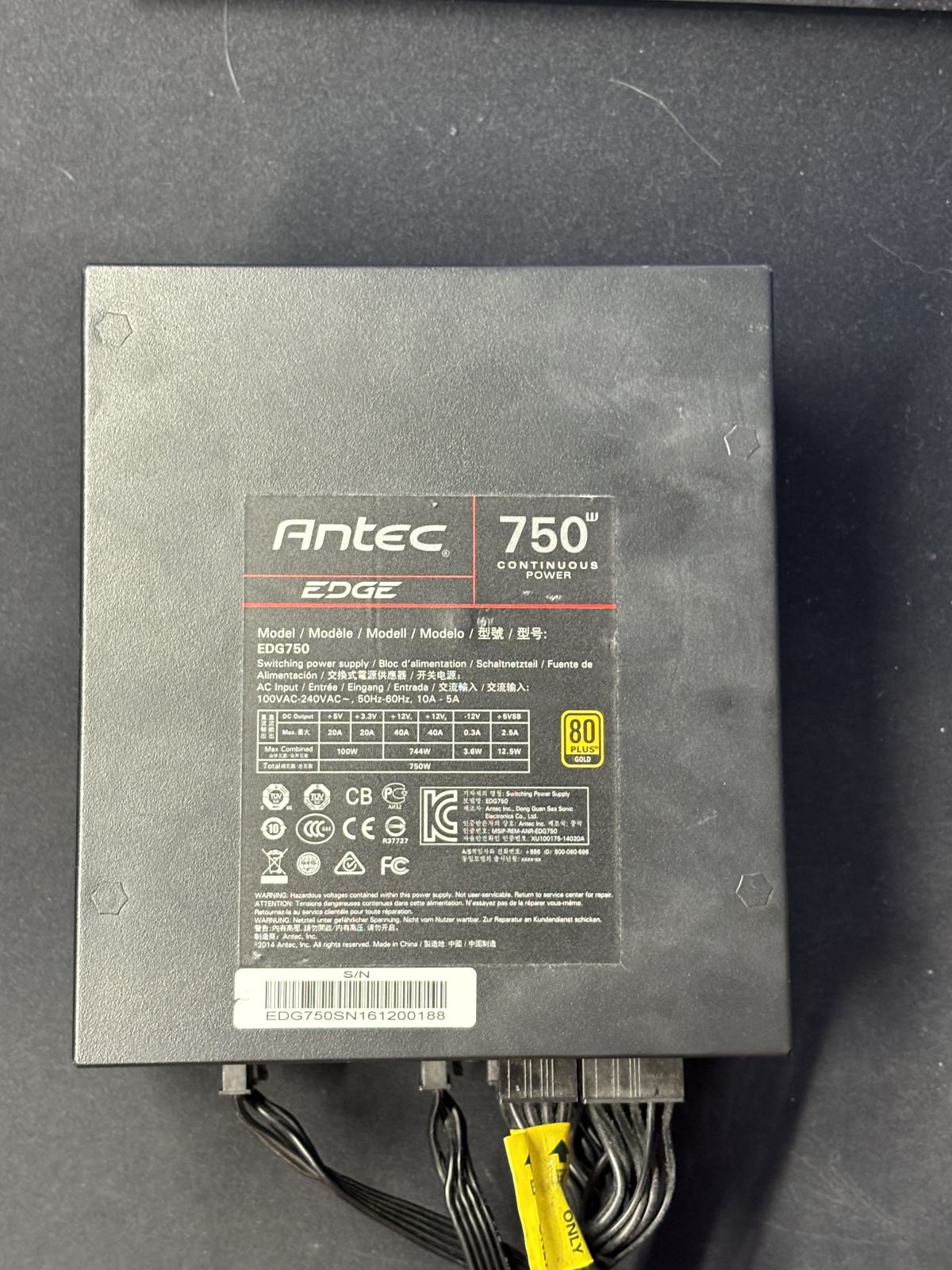 NAPAJALNIK antec edge 750w 80+gold