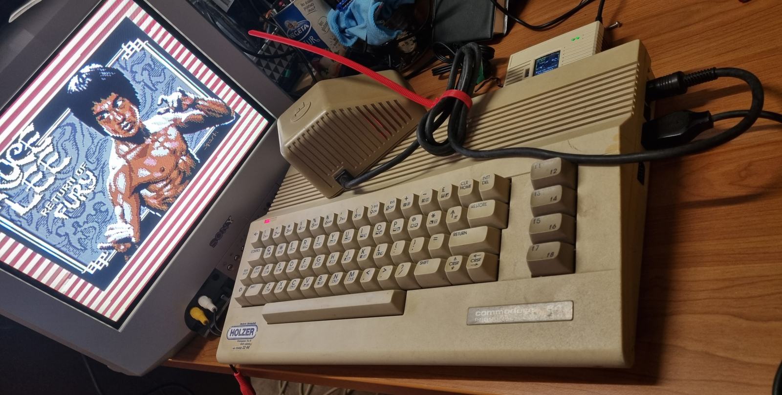 Napajalnik za Commodore 64, C64, rebrick, varni napajalnik