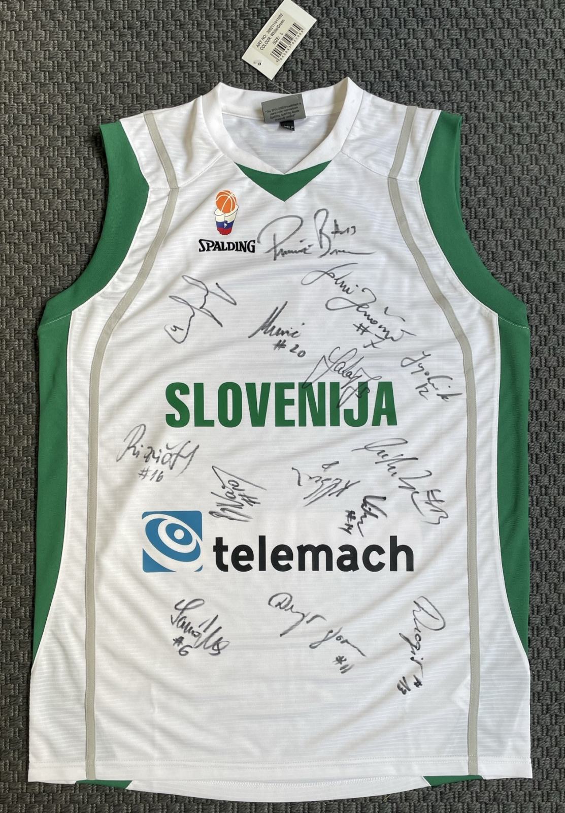 Dres slovenske košarkarske reprezentance s podpisi