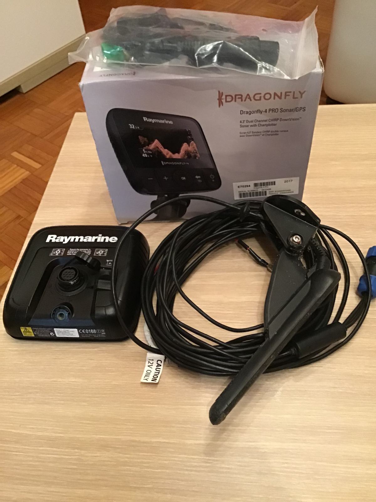 Fischfander Raymarine dragonfly 4 PRO Sonar je o.k, ekran v okvari