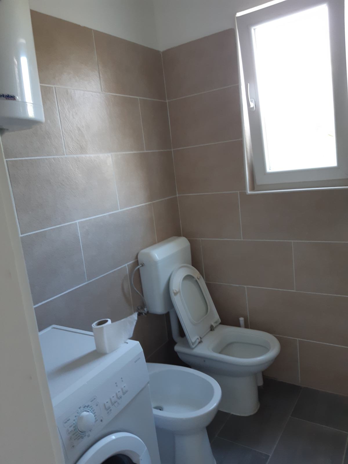 Bertoki, Prečna cesta (oddaja)