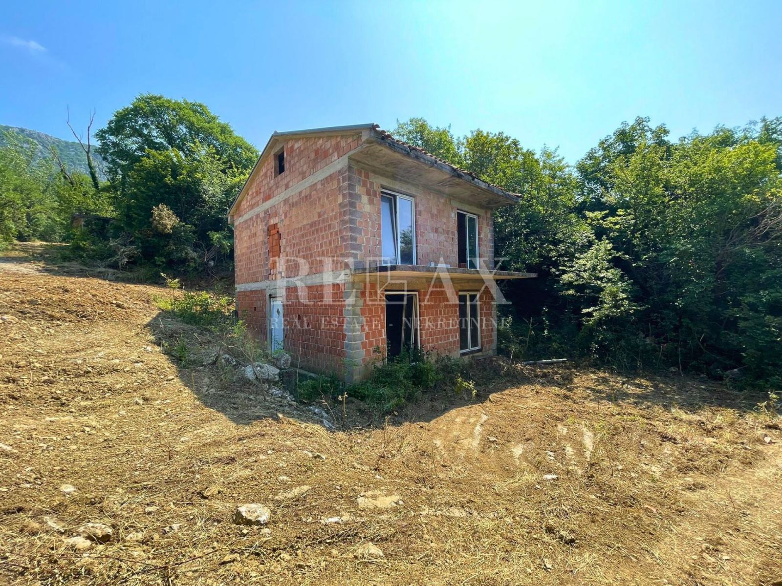 Bribir - začeta gradnja z vrtom (prodaja)