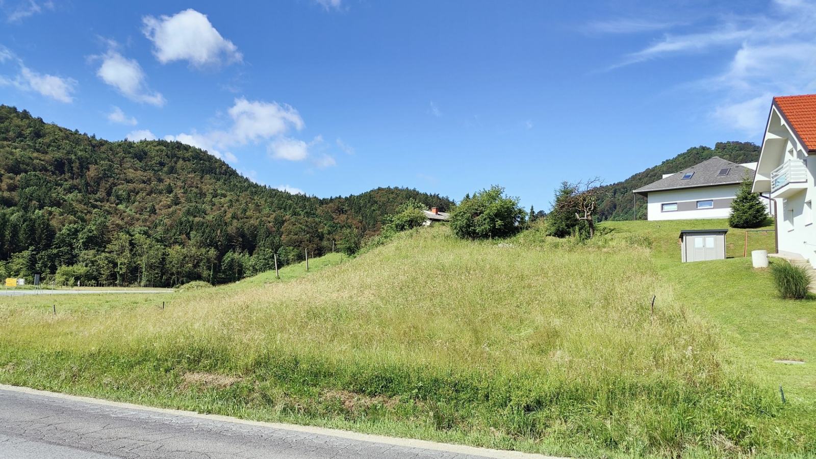 Črnolica, 1012 m2 zazidljiva parcela + projekt