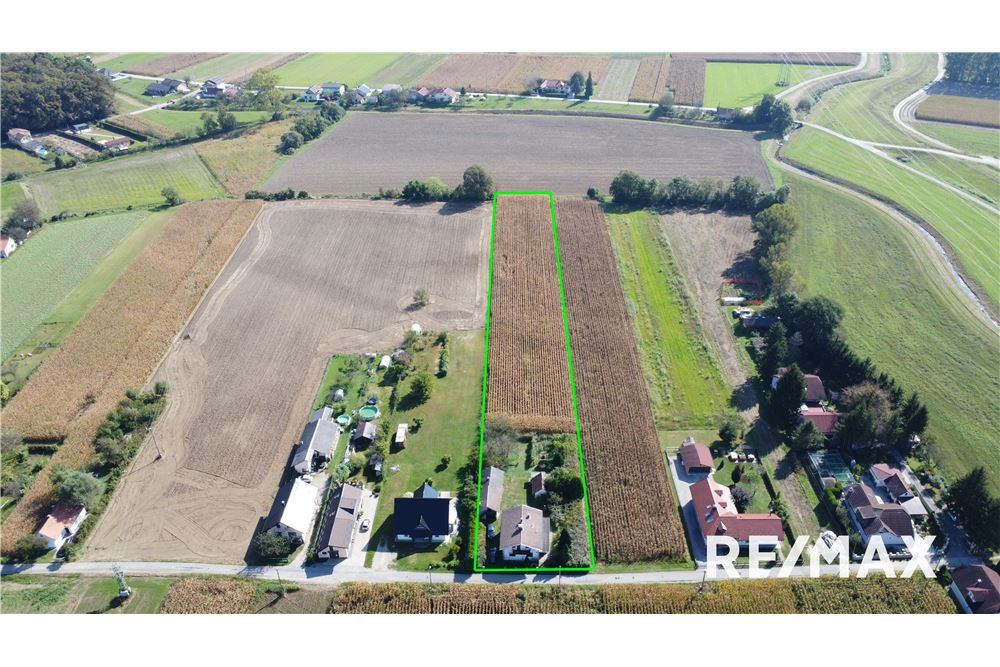 Dvostanovanjska hiša s kmet. zem. za obnovo v Dvorjanah (prodaja)