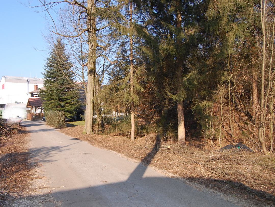 Prodamo parcelo na odlični lokaciji