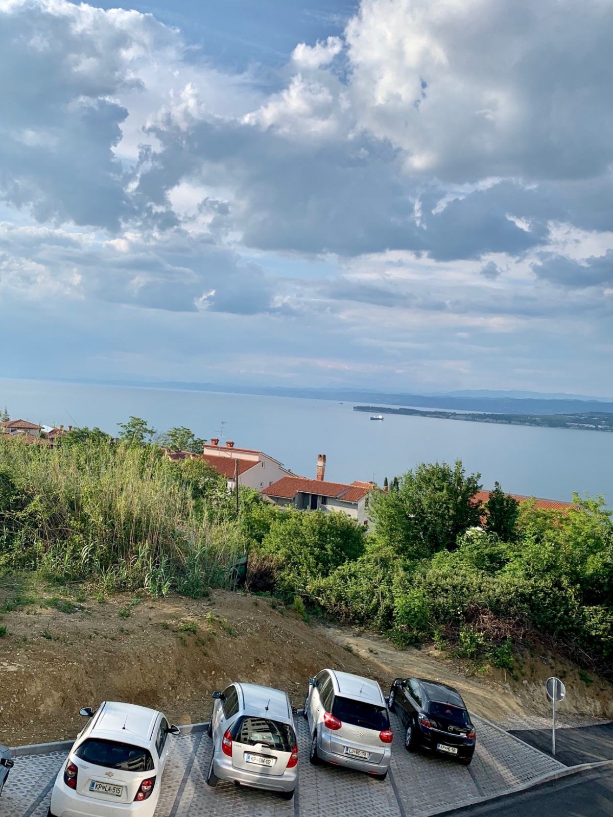 KOPER, MARKOVEC, 700M DO MORJA (prodaja)