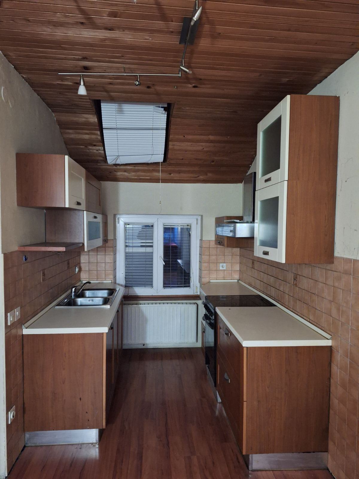Lokacija hiše: Trzin, 220.00 m2 (prodaja)