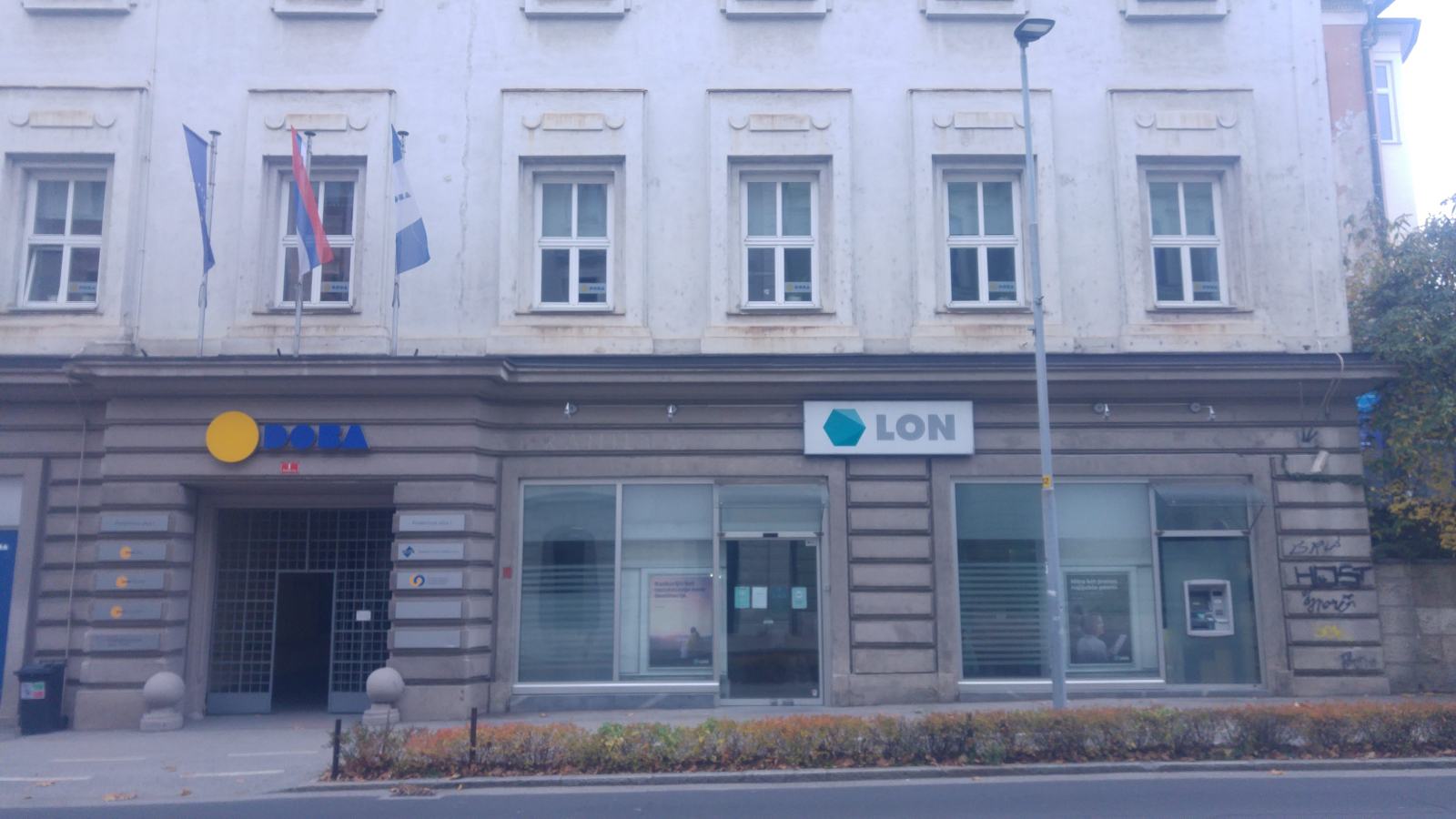 Maribor Center, Prešernova 1,Ulični opremljen-exBanka Lon, P122+K70 m2 ...