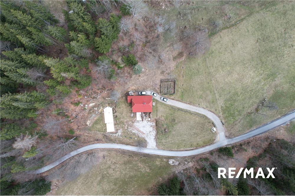 VISOKOGORSKA POSEST NA IDILIČNI LOKACIJI (prodaja)