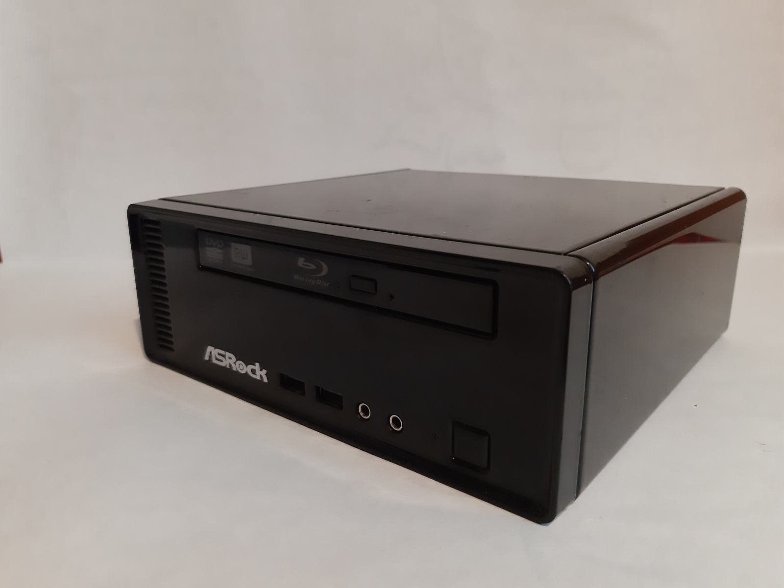 ASROCK iON 3D mini računalnik nettop prodam
