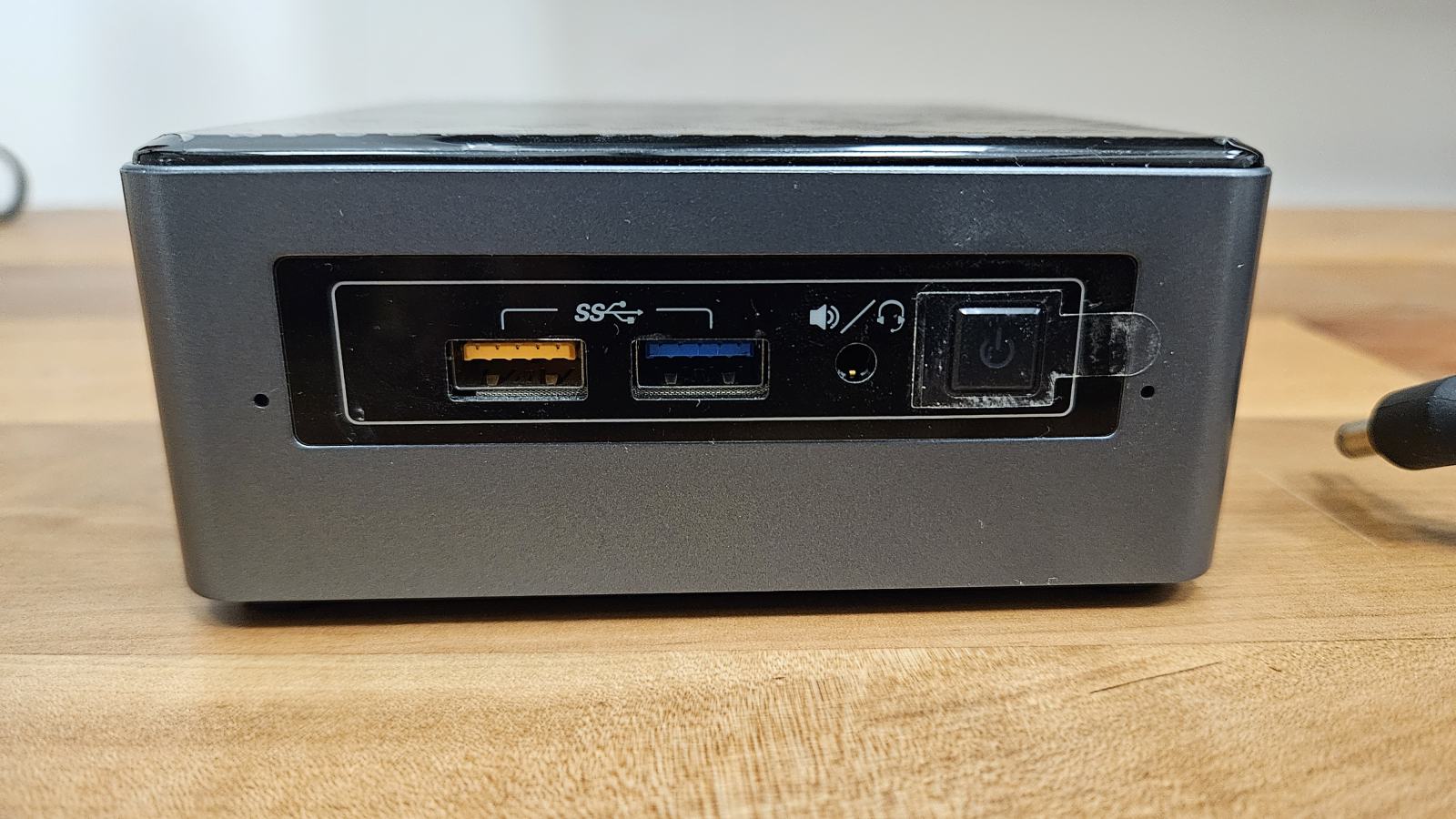 intel nuc NUC6CAY
