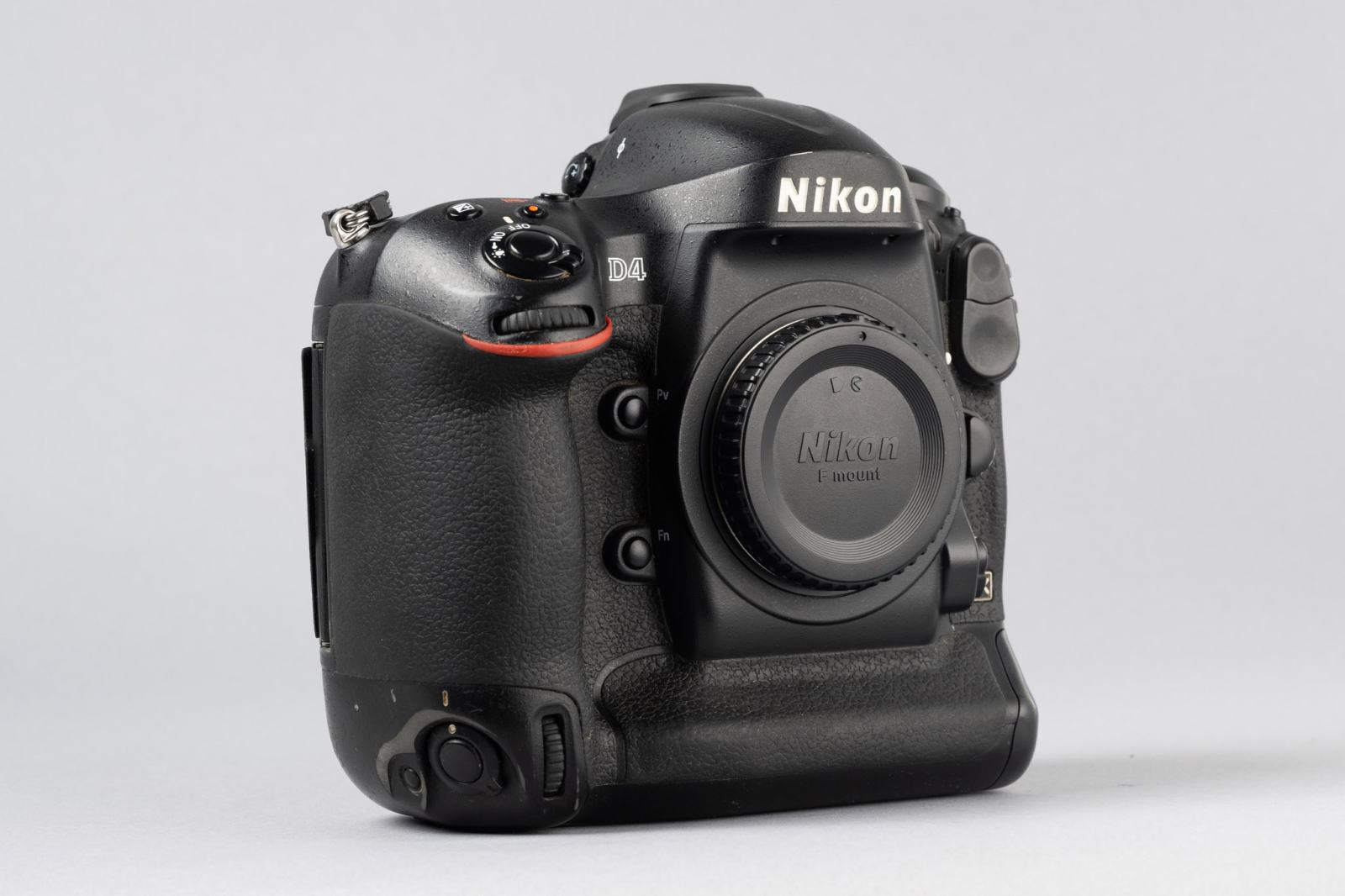 Nikon D4