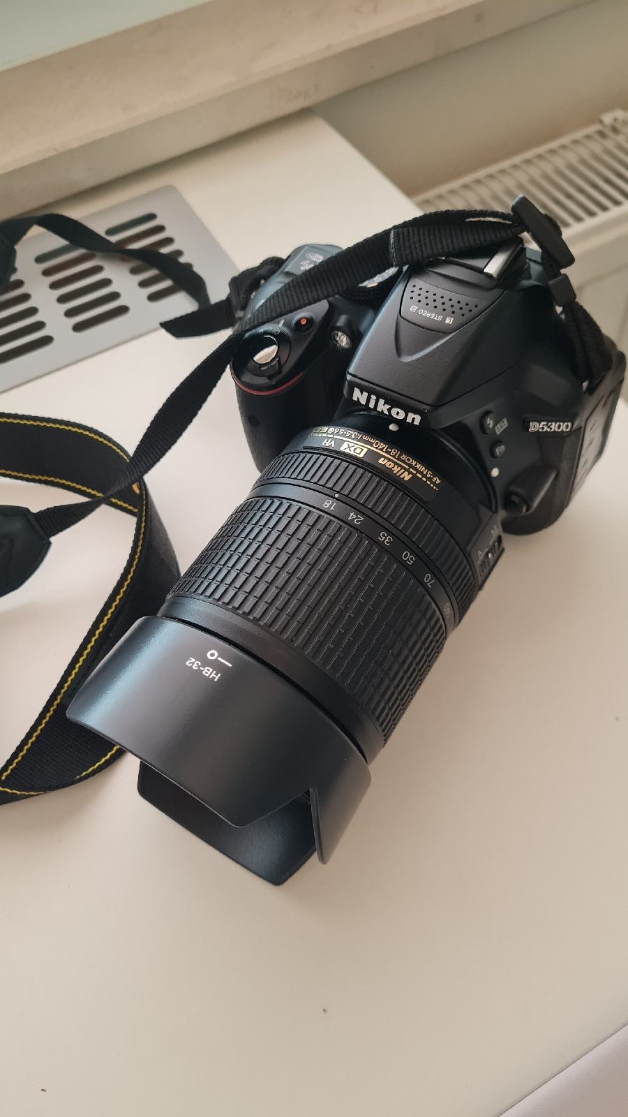 Nikon D5300 + 18-140mm
