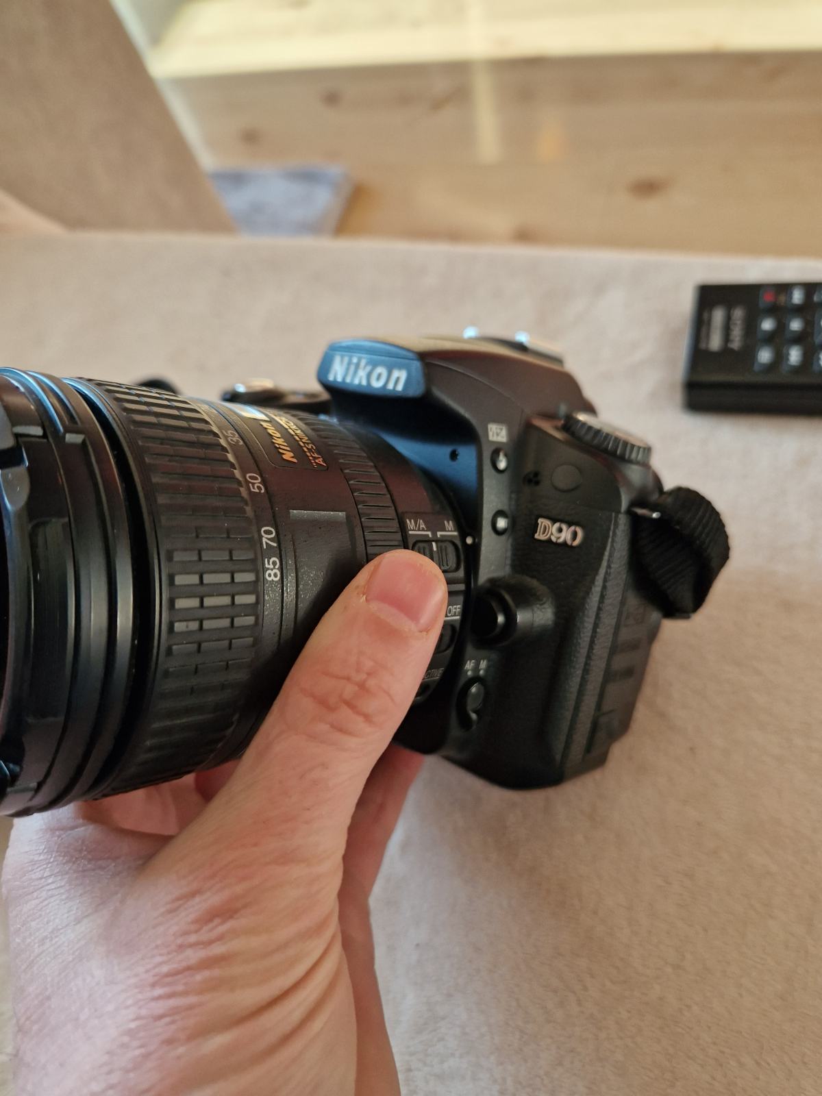 Nikon D90 + objektiv AF-S Nikkor 16-85mm