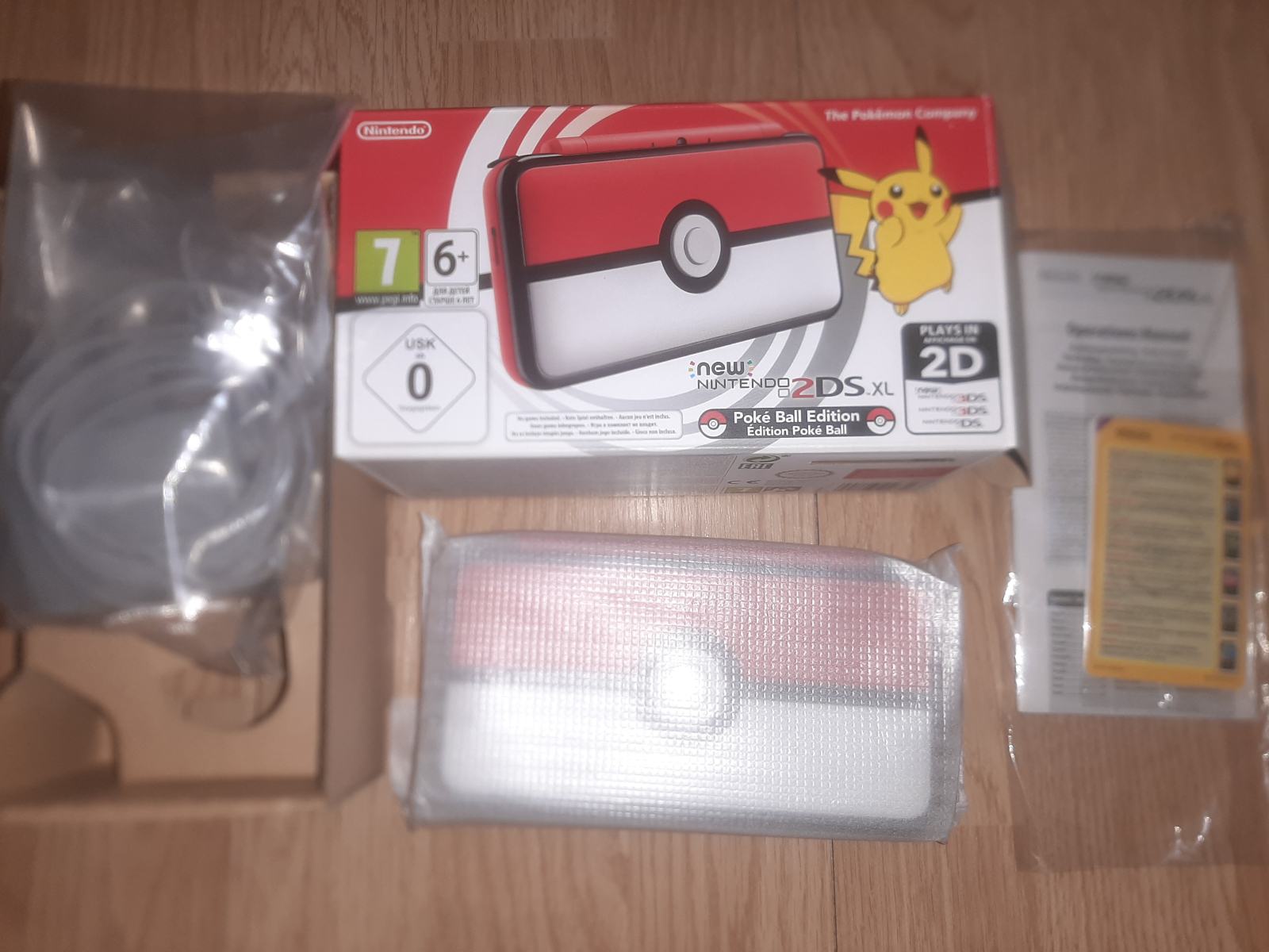 New Nintendo 2DS XL Poke Ball Edition