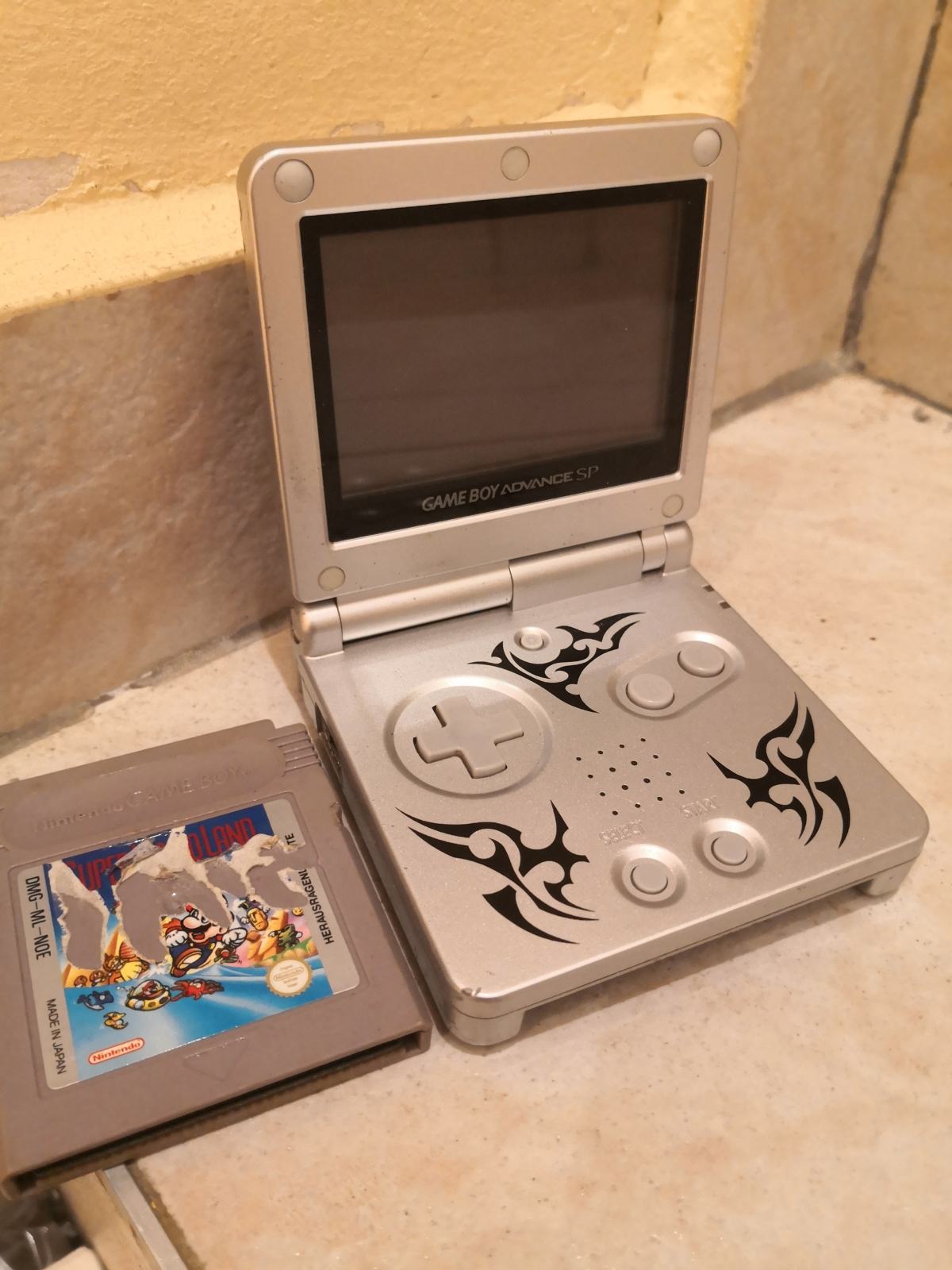 NINTENDO GAME BOY ADVANCE SP TRIBAL LIMITED EDITION SILVER