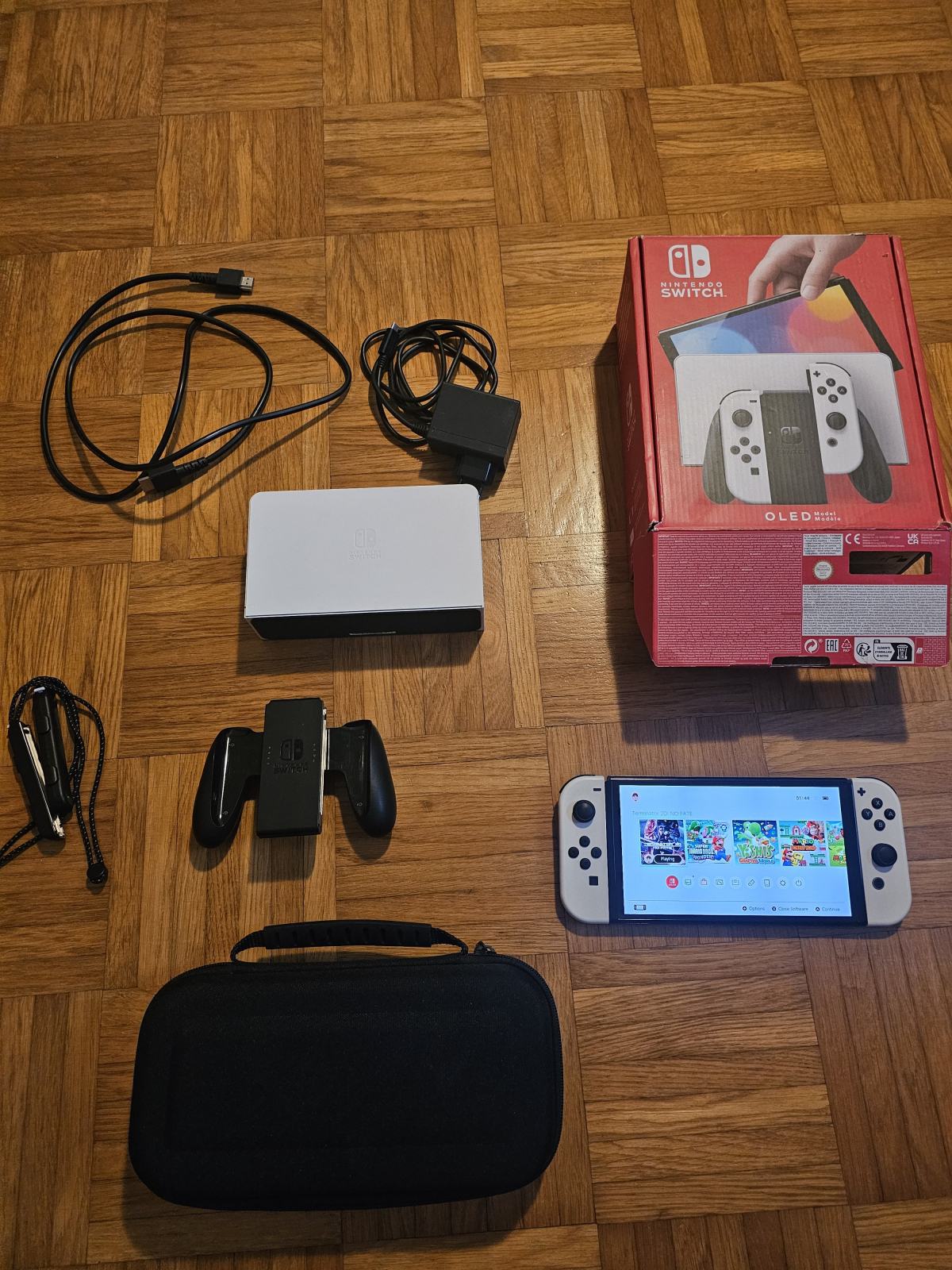 Nintendo Switch OLED ODKLENJEN ČIP igre 128GB MicroSD