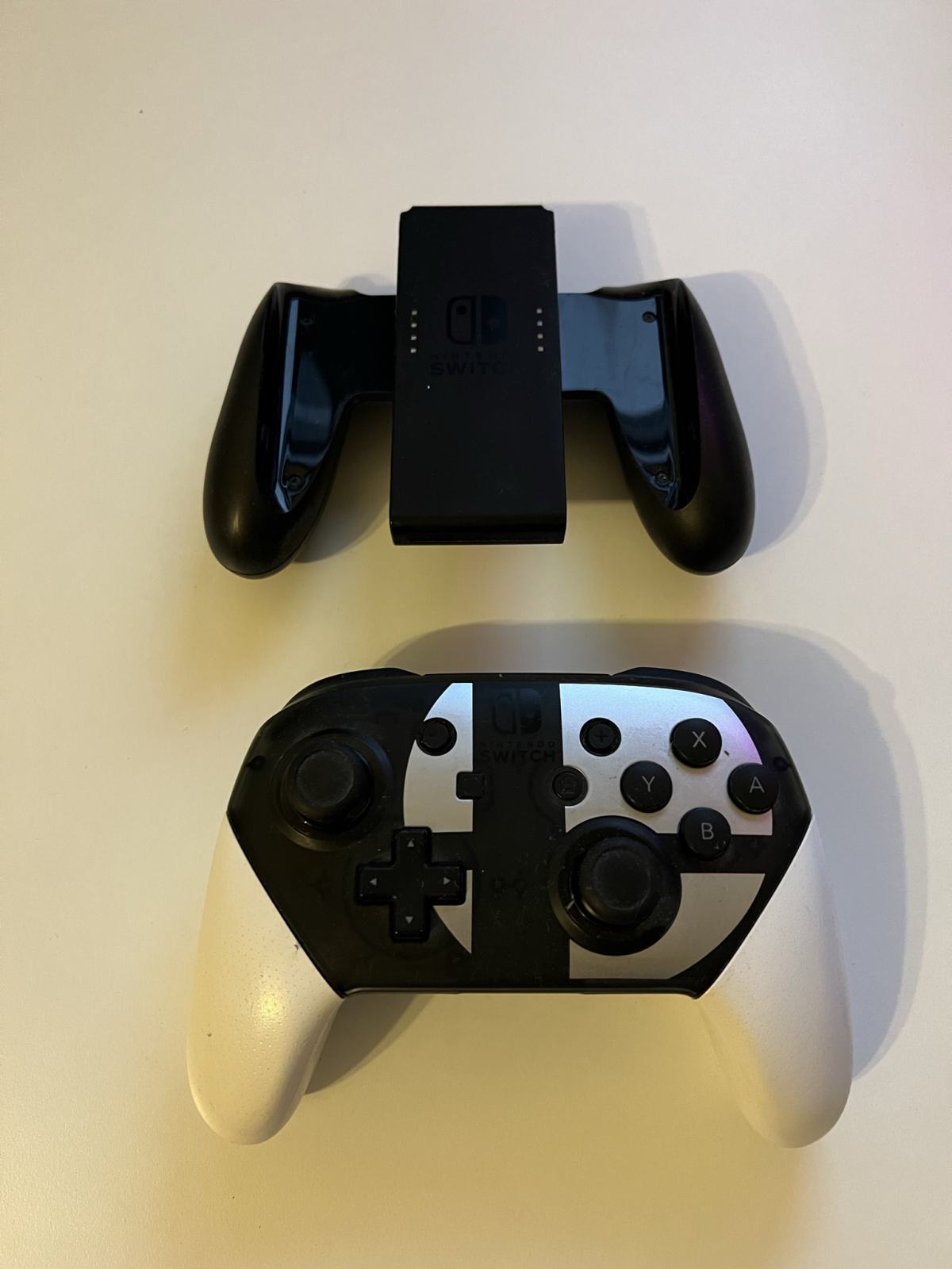 Nintendo Switch + Pro controler + igre