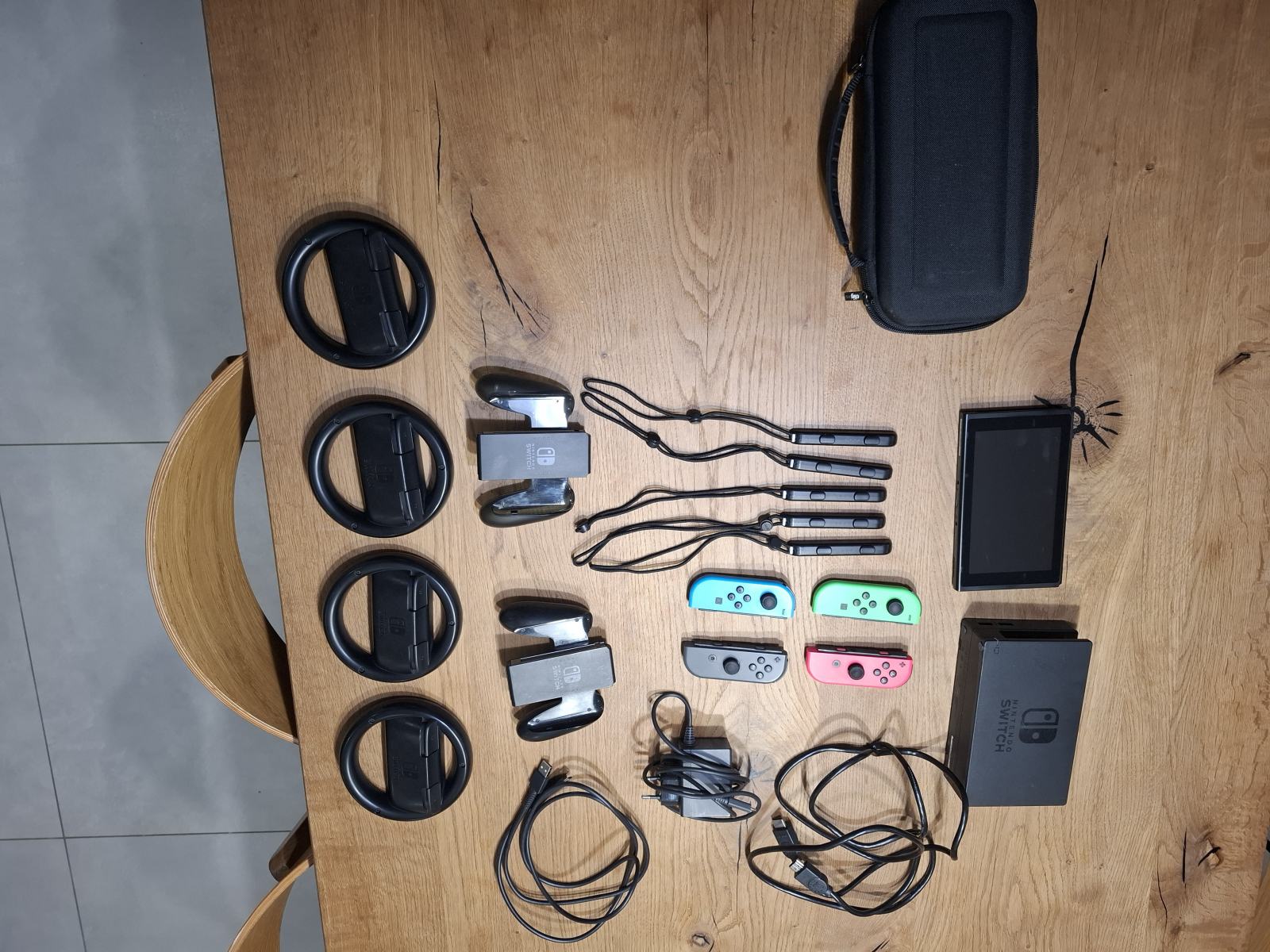 Nintendo switch z veliko dodatki