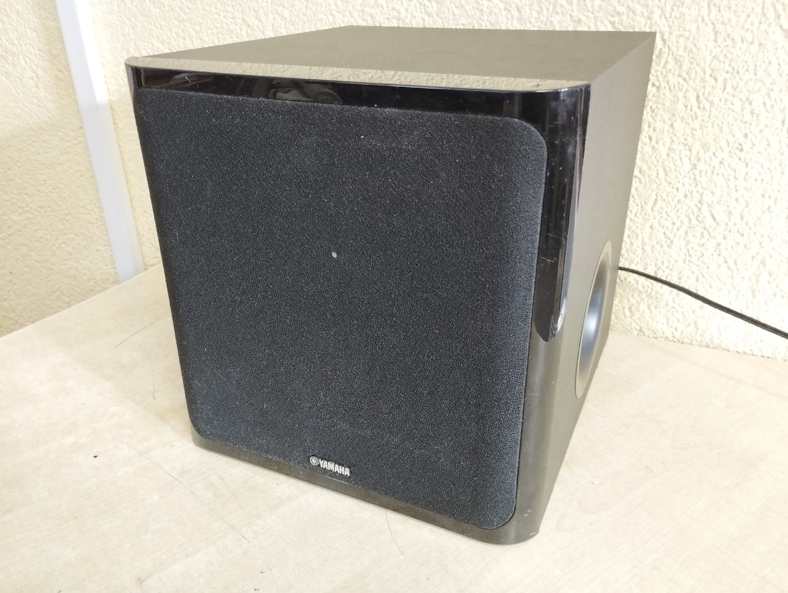 YAMAHA NS-SW20, aktivni subwoofer, 50/100W