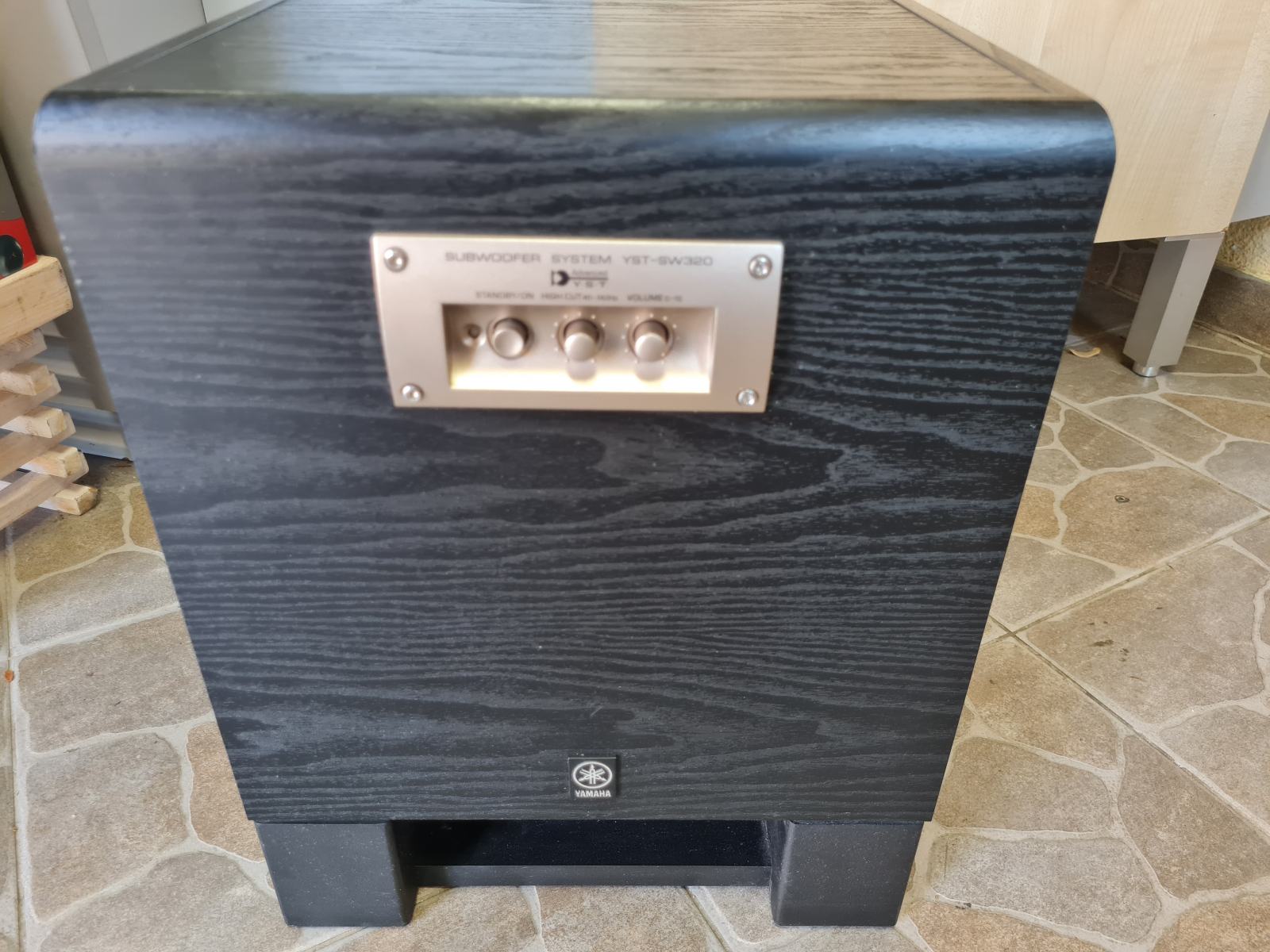 YAMAHA YST-SW320, aktivni subwoofer, 250 W