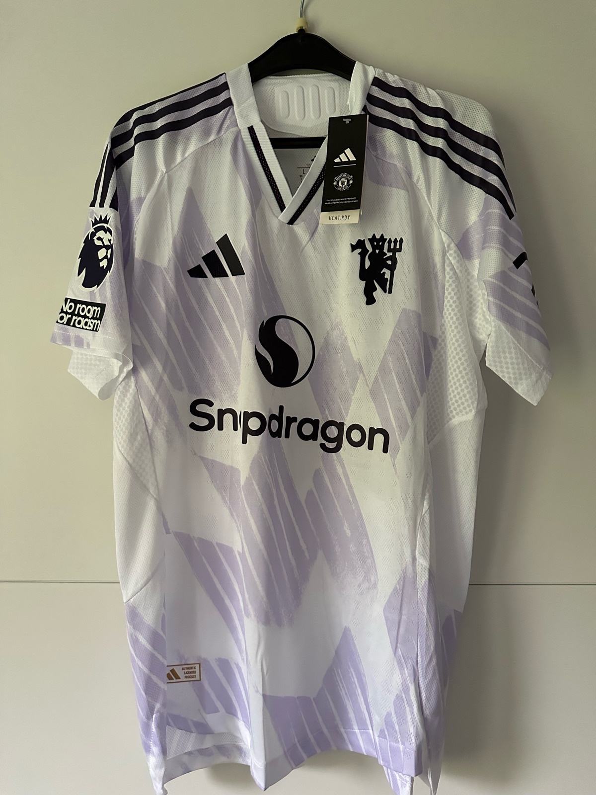 Manchester United 2025/26 Away Kit - Benjamin Šeško (player version),