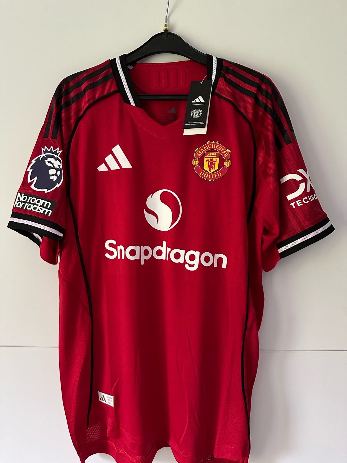 Manchester United 2025/26 Home Kit - Benjamin Šeško (player version),