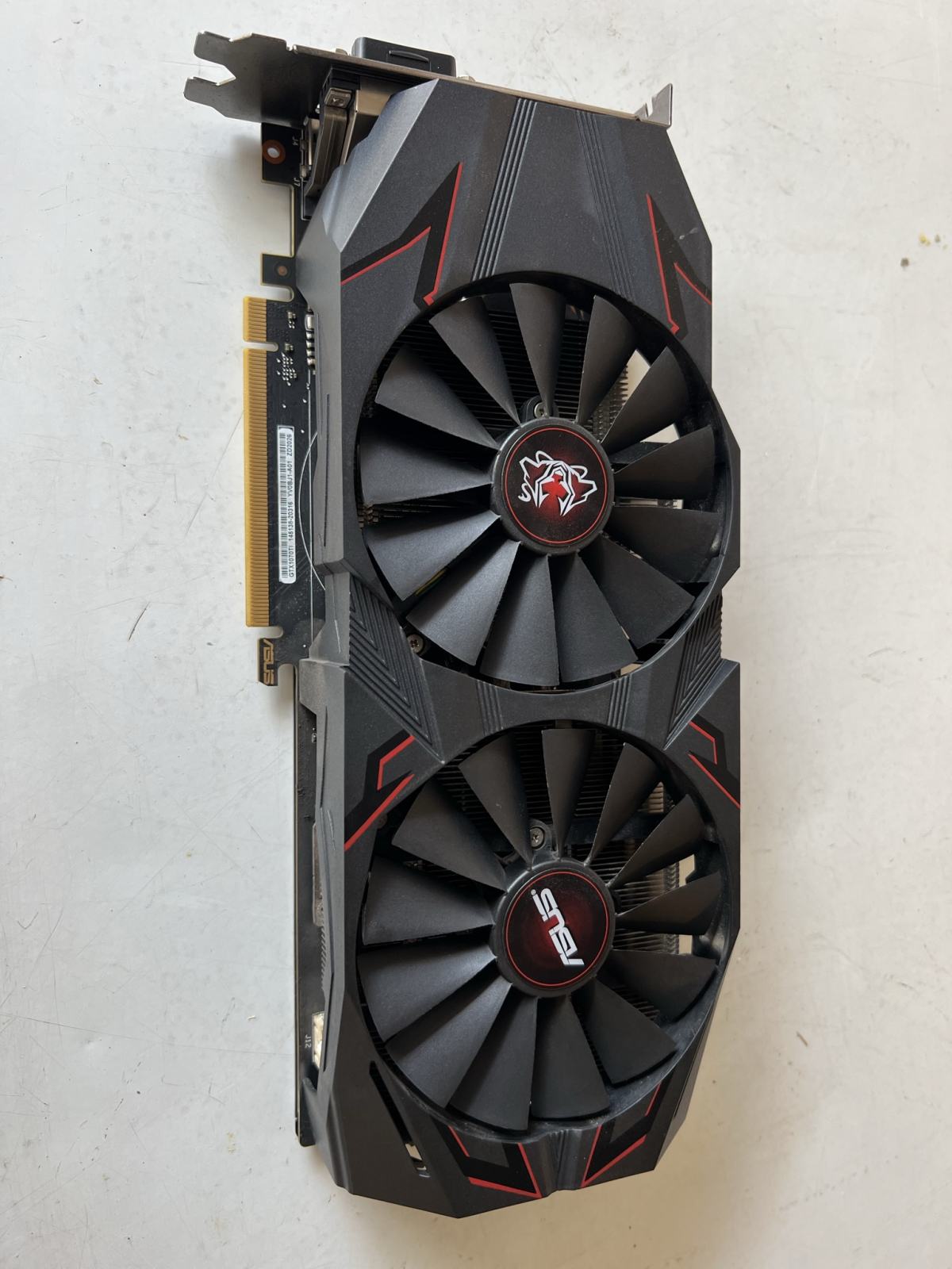 Grafična kartica ASUS Cerberus GeForce GTX 1070 Ti -ZNIŽANA CENA!