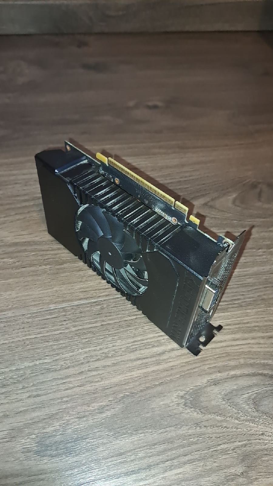 Grafična Kartica Nvidia RTX 2060 mini 6GB - single fan