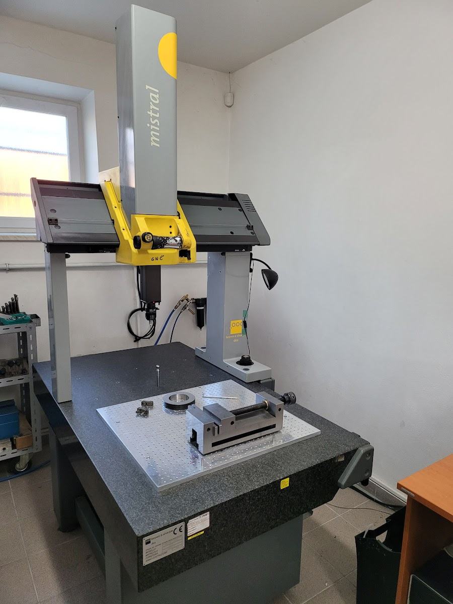 Merilni stroj HEXAGON METROLOGY DEA Mistral 071005 - online dražba