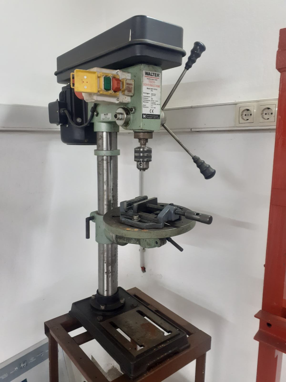 Steberni vrtalni stroj