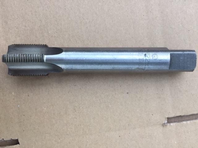 Strojni navojni sveder M22 x 1,5 2 kosa