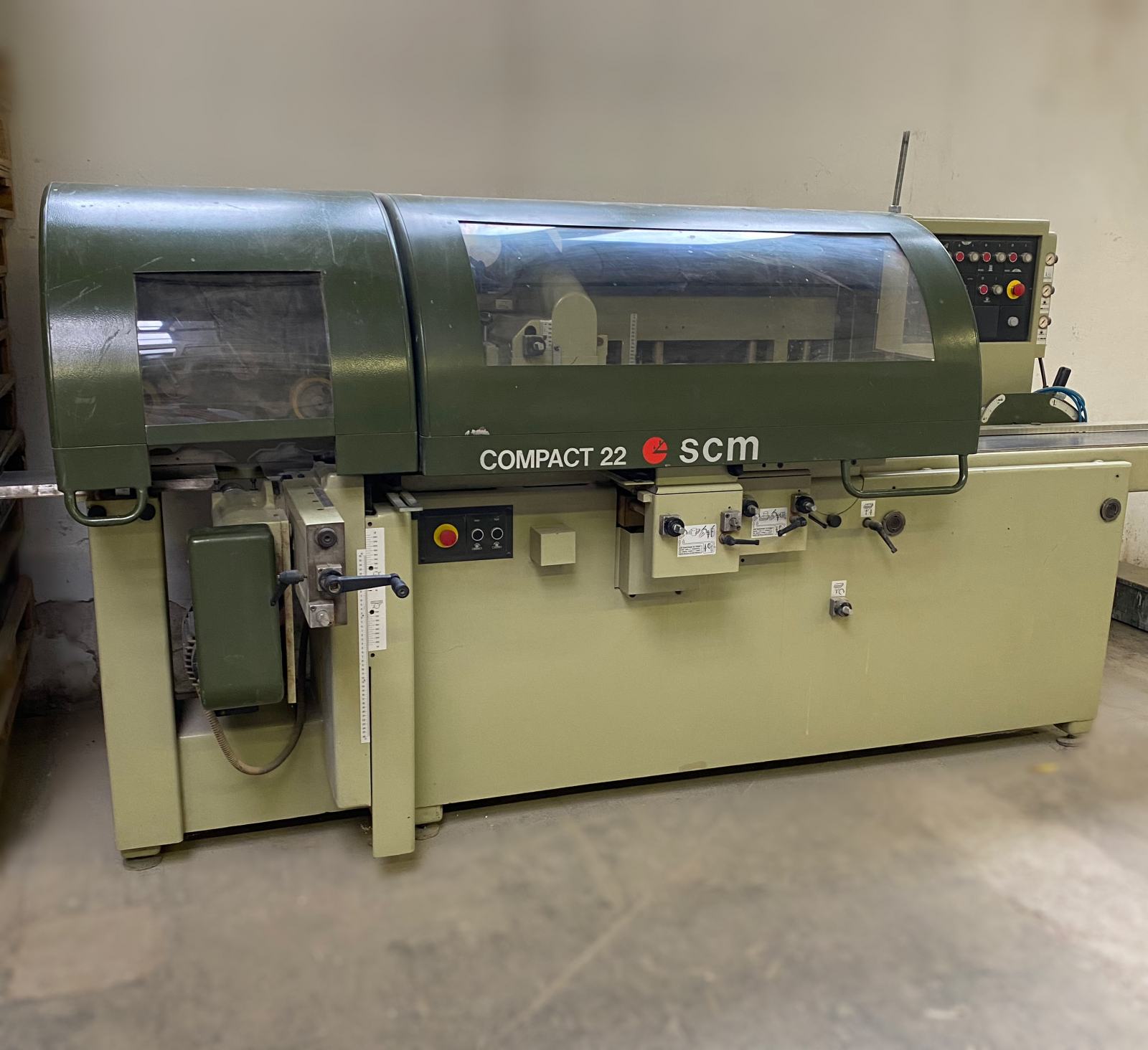 ŠTIRISTRANSKI SKOBELJNI STROJ SCM COMPACT 22 S
