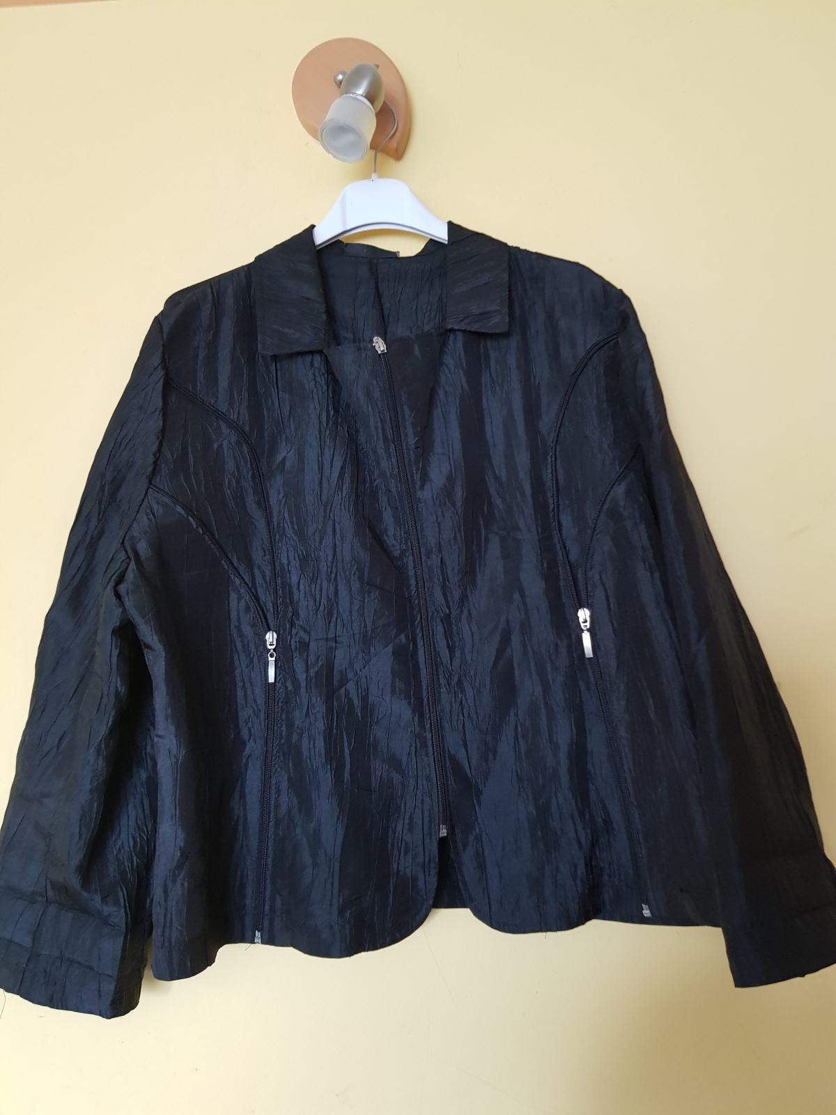 ČRNA TENKA VISKOZNA JAKNA XL/XXL