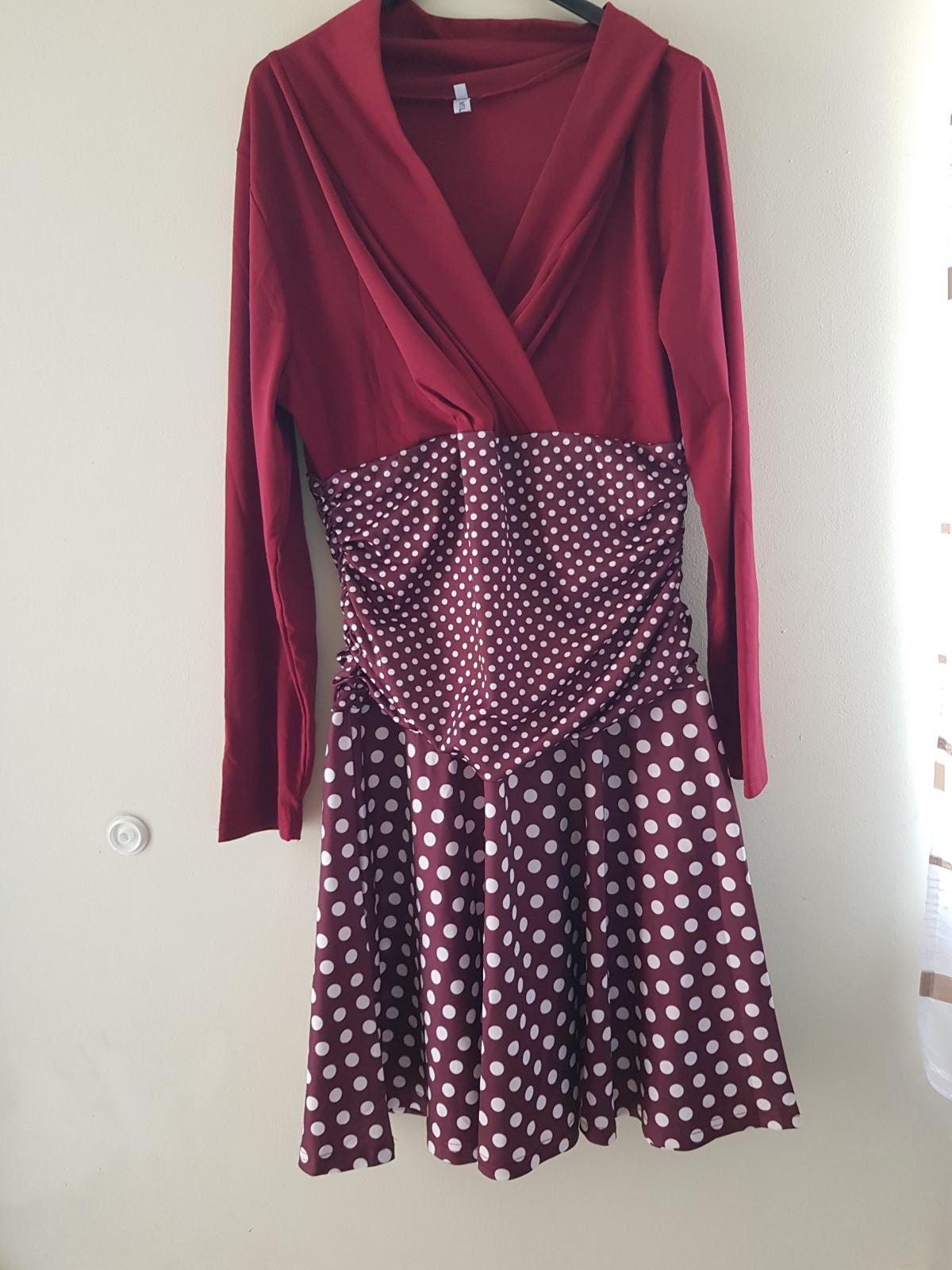 MISLOOK LONDON RDEČA PIKASTA OBLEKA L/XL