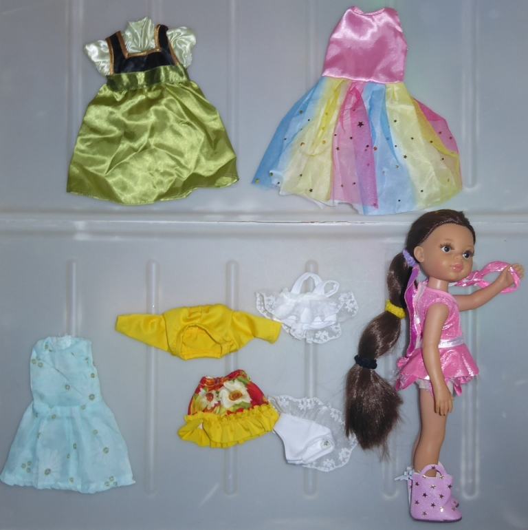 Čudovite oblekice za punčko velikosti 25-30 cm (Paola Reina ali Götz)