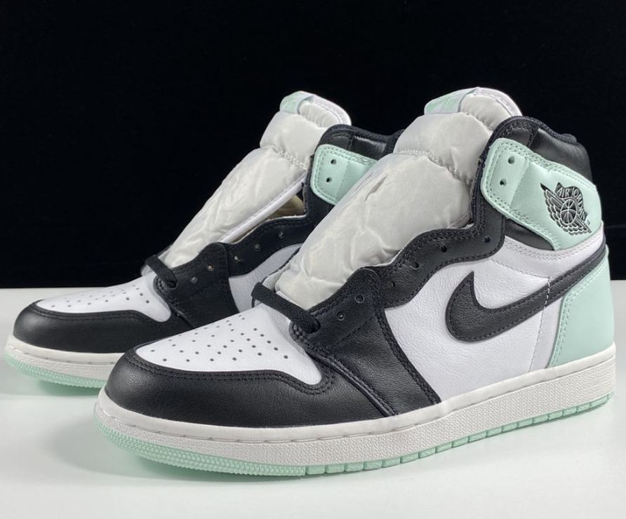 Nike Air Jordan 1 hi Igloo