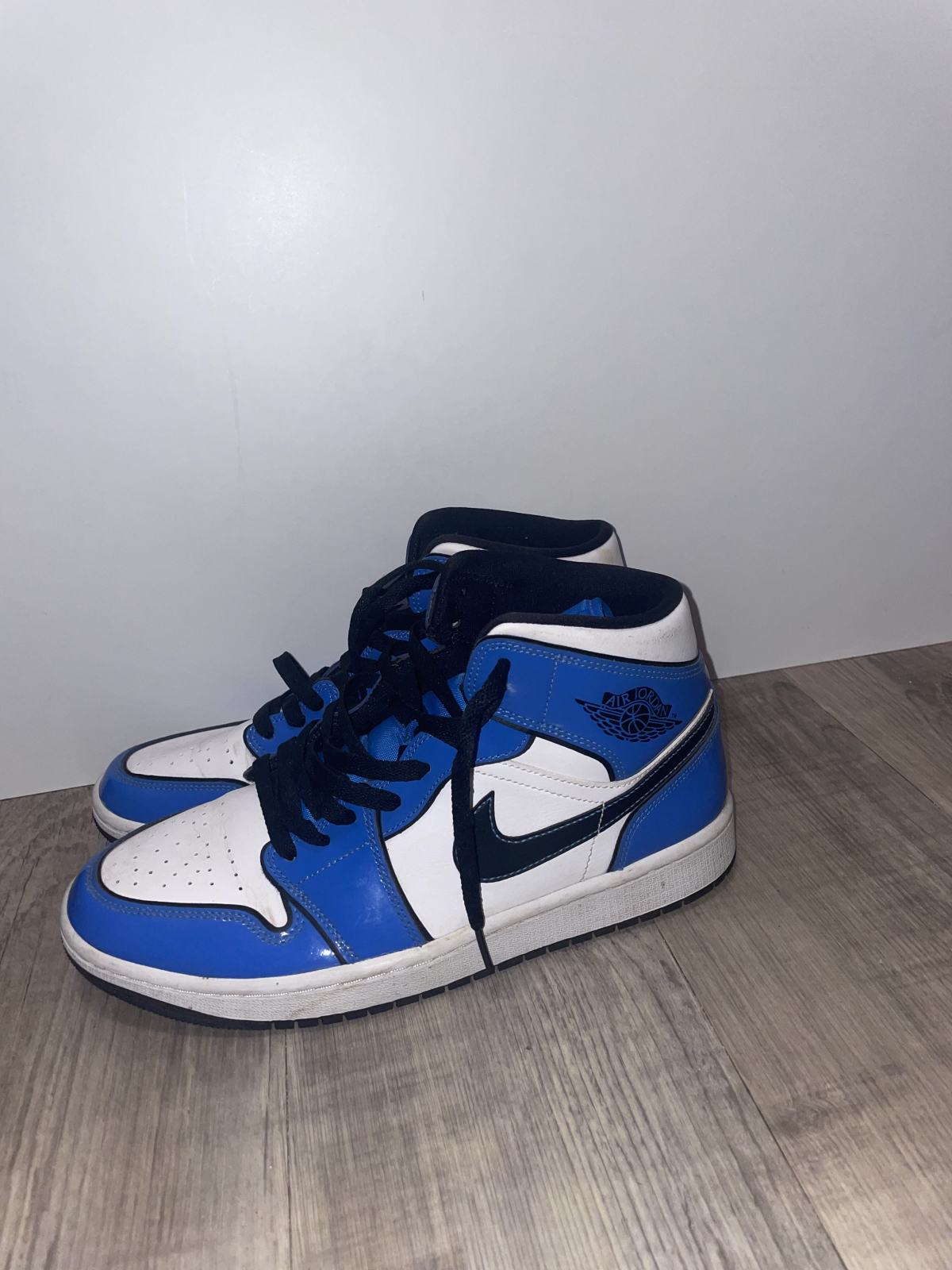 Nike Air Jordan 1 Signal Blue