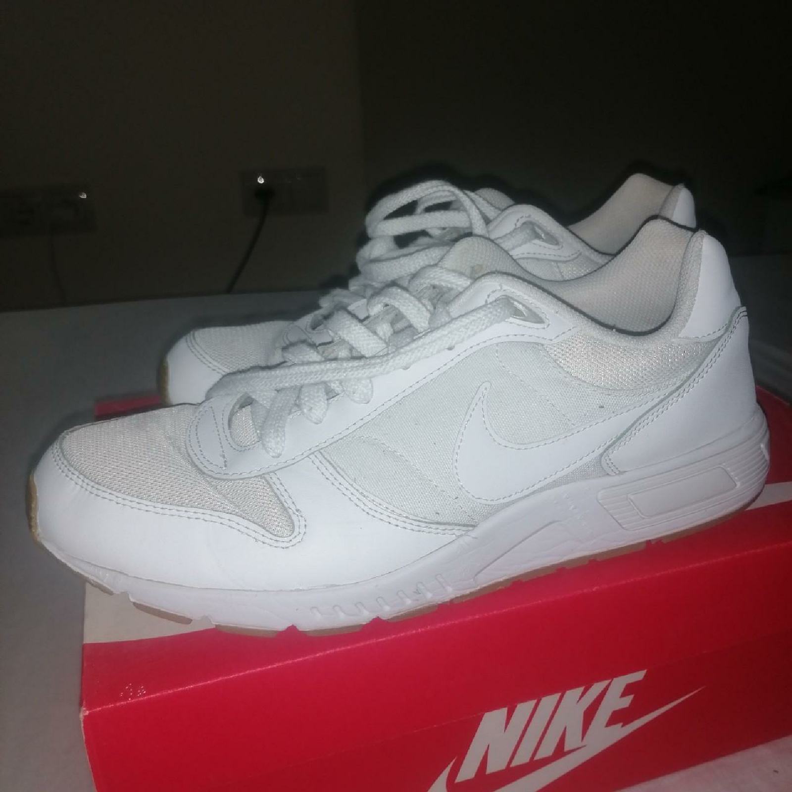 NOVE NIKE SUPERGE