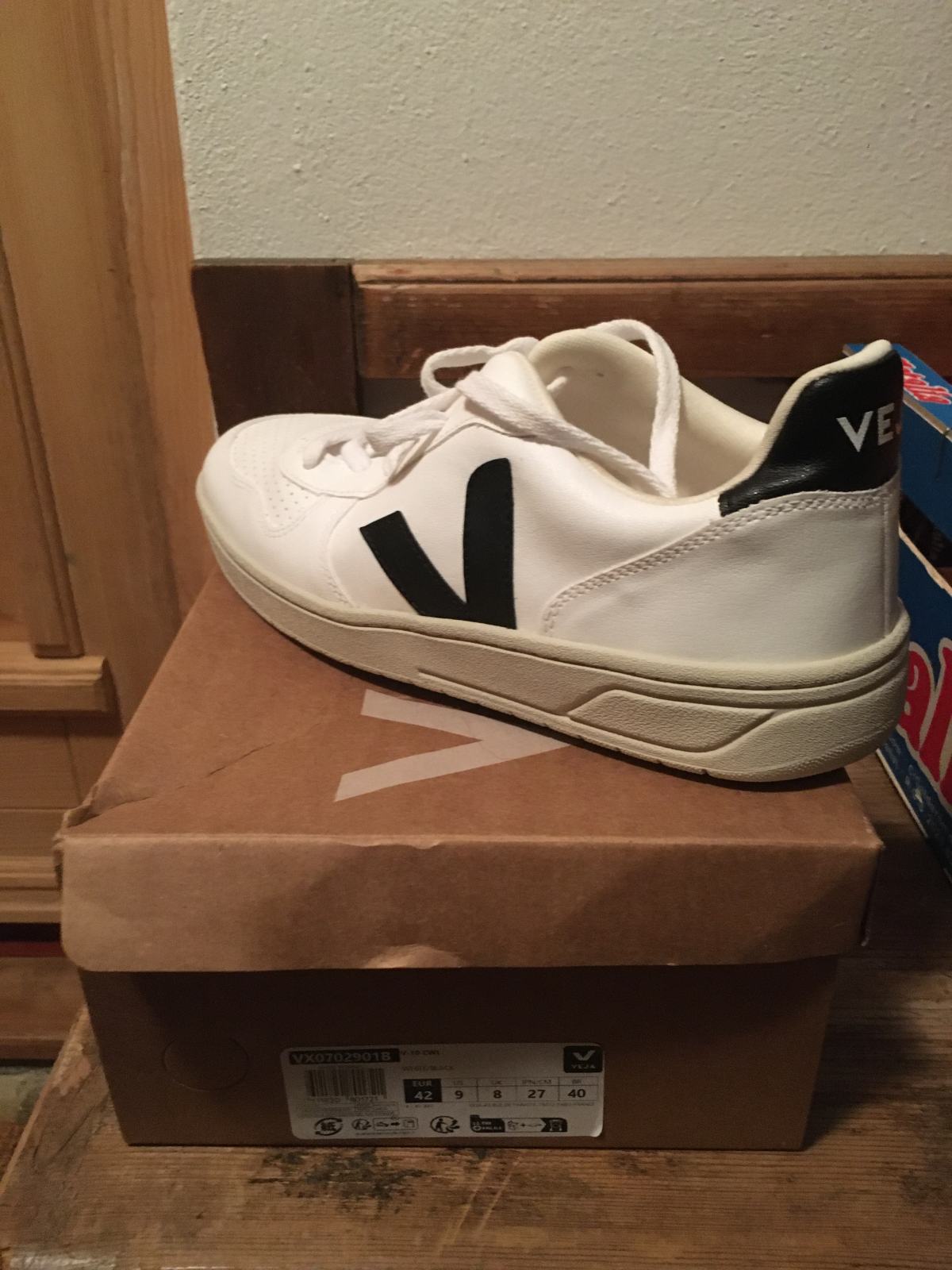 Veja superge 42