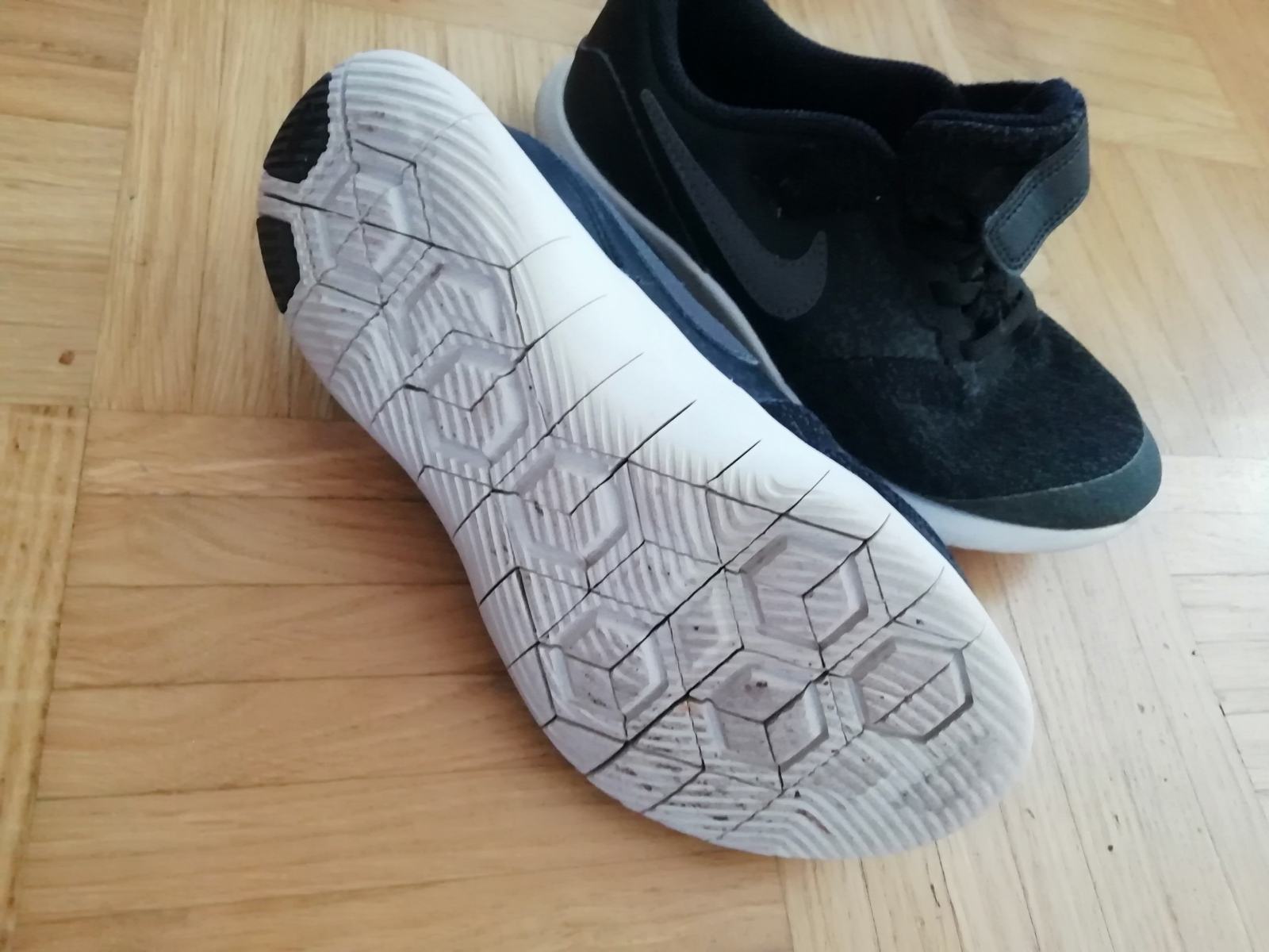 Nike otroski cevlji st. 33