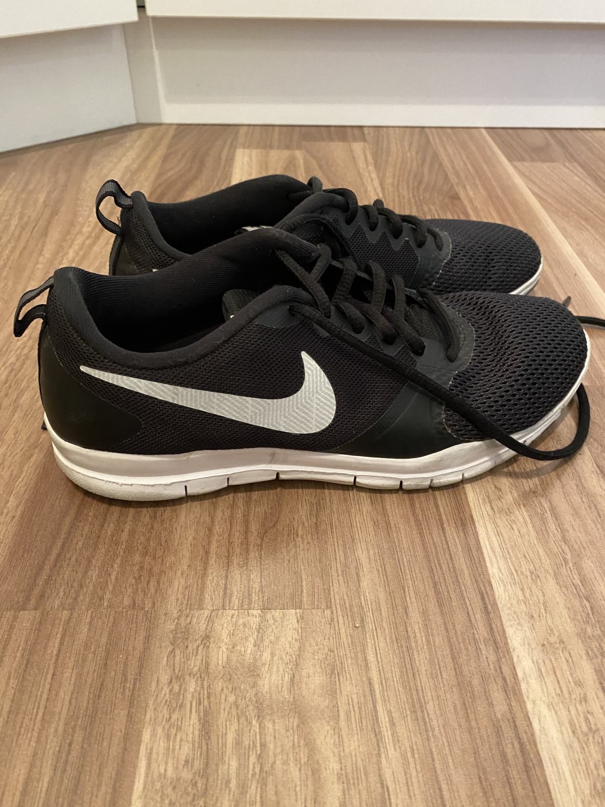Nike športni čevlji