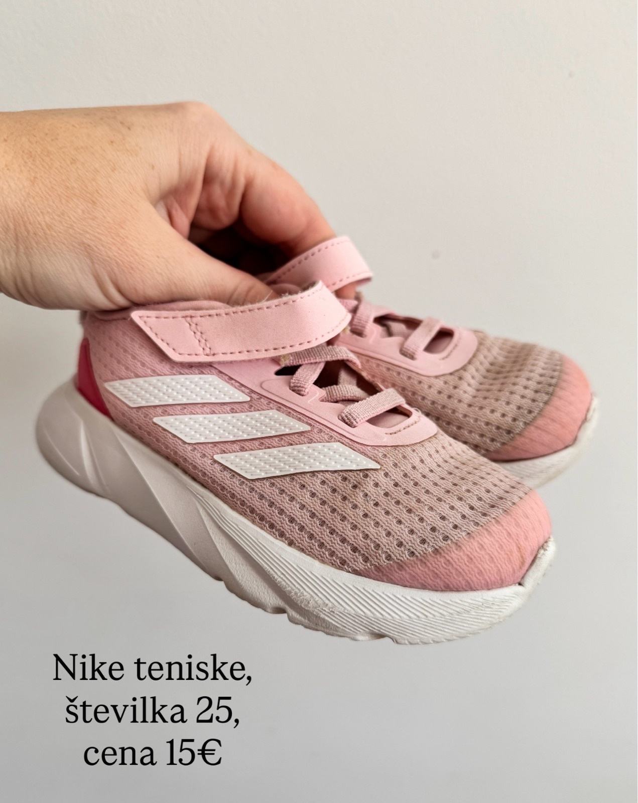 Nike teniske številka 25
