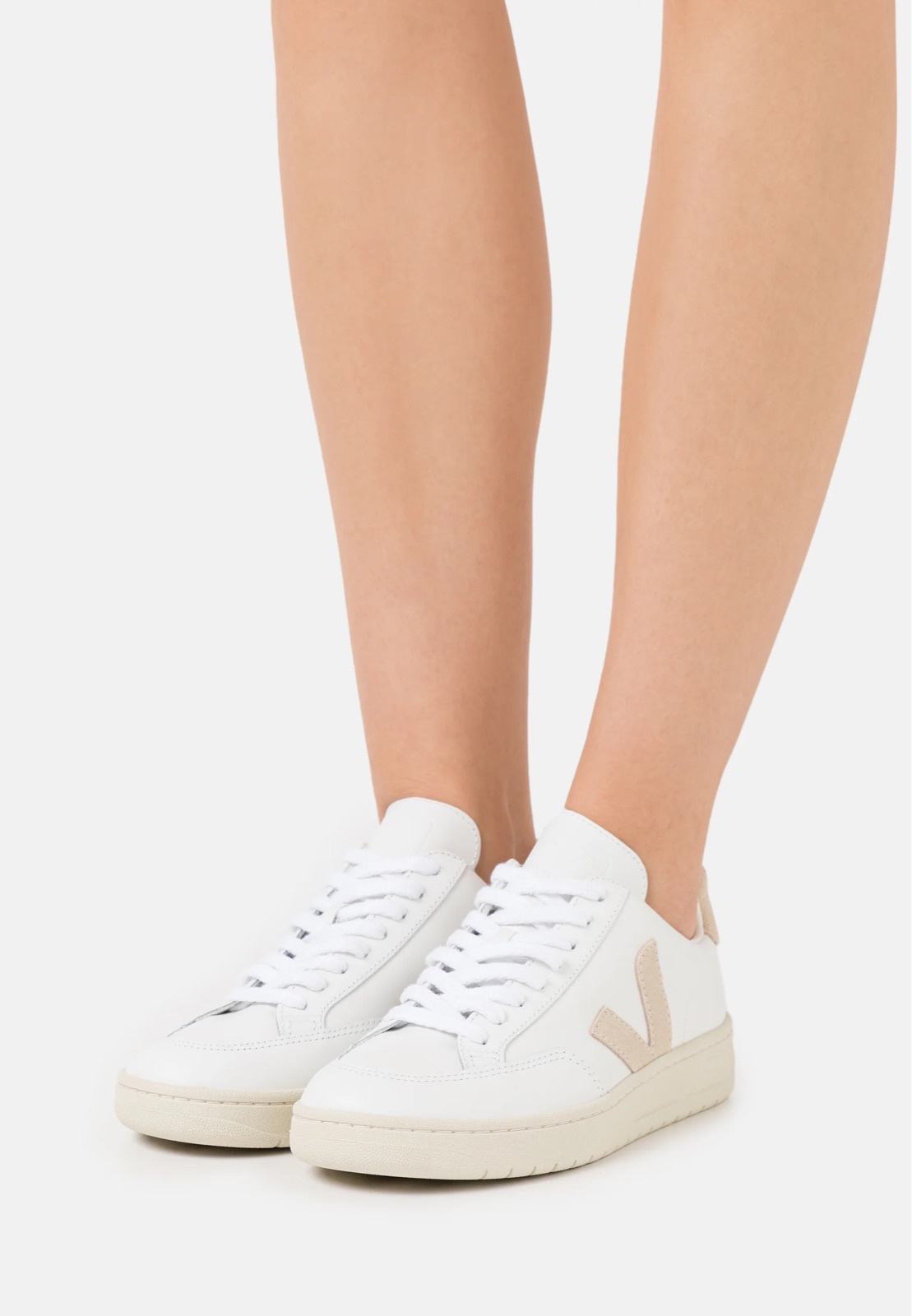 Veja V-12 white sable superge, 38